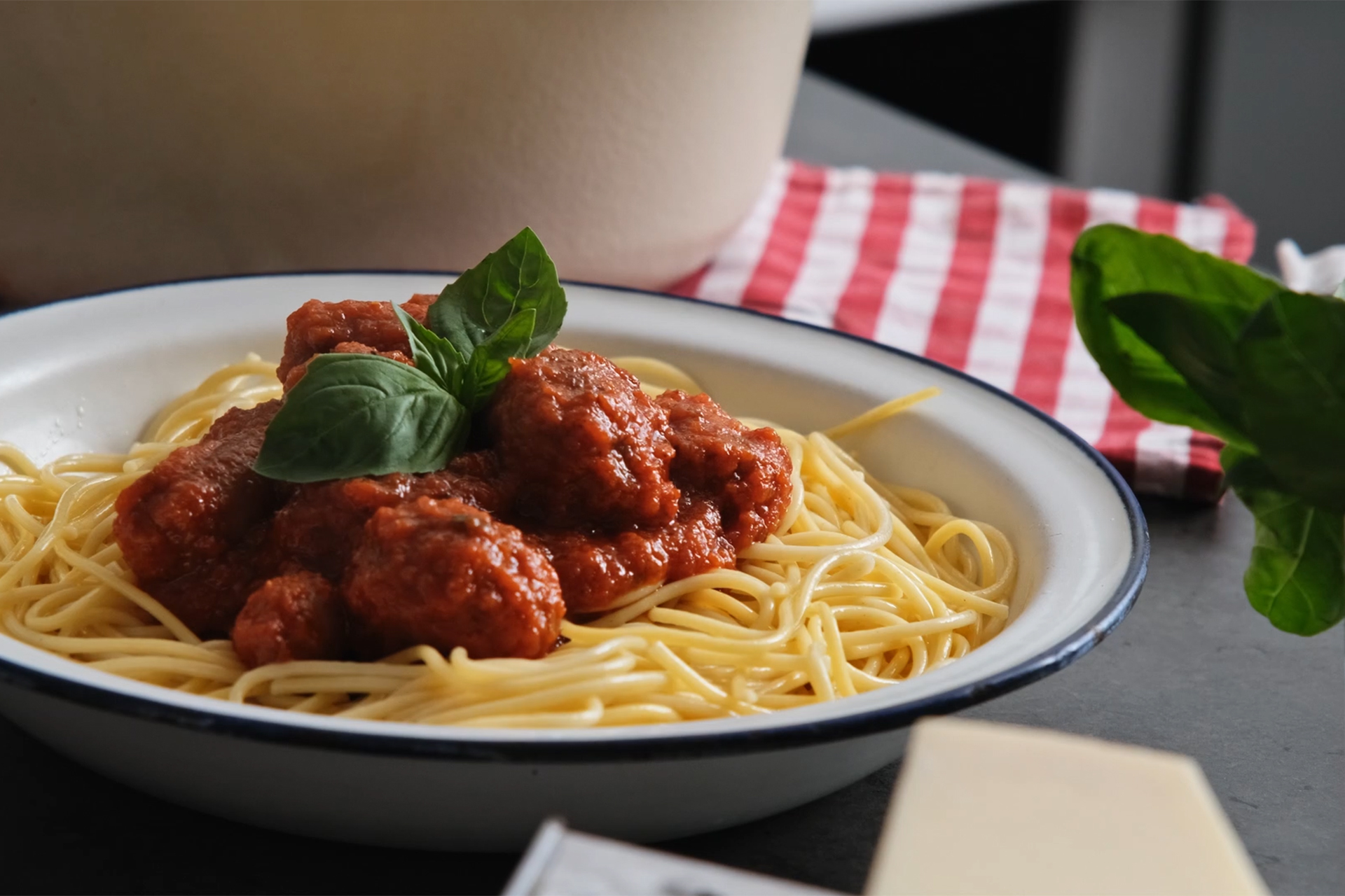 Clemenza's spaghetti from "The Godfather" | Cooking Lovers