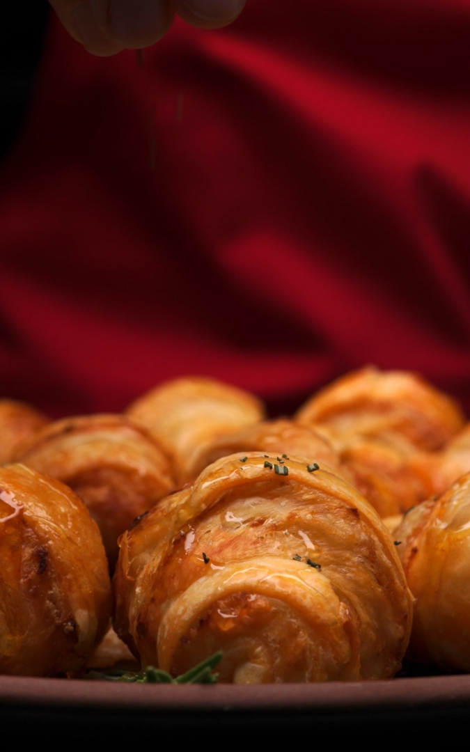 Mini croissant de sobrasada y queso en el horno AirFry | Cooking Lovers